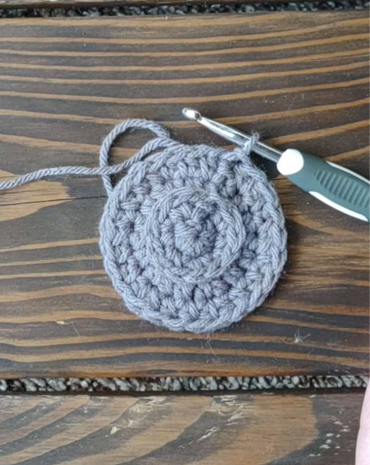 Half Double Crochet in the Third Loop Only in the Round Tutorial - God ...